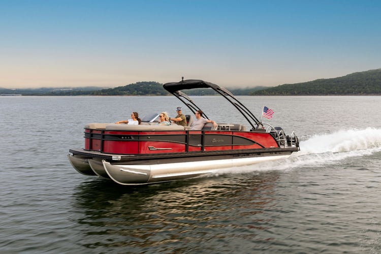 Pontoon Boats VS Wakeboard Boats (Which is the Best Option)