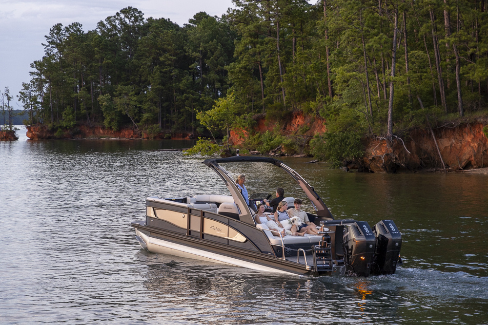 Lusso Ultra Lounge Floorplans & Specs | Barletta Pontoon Boats