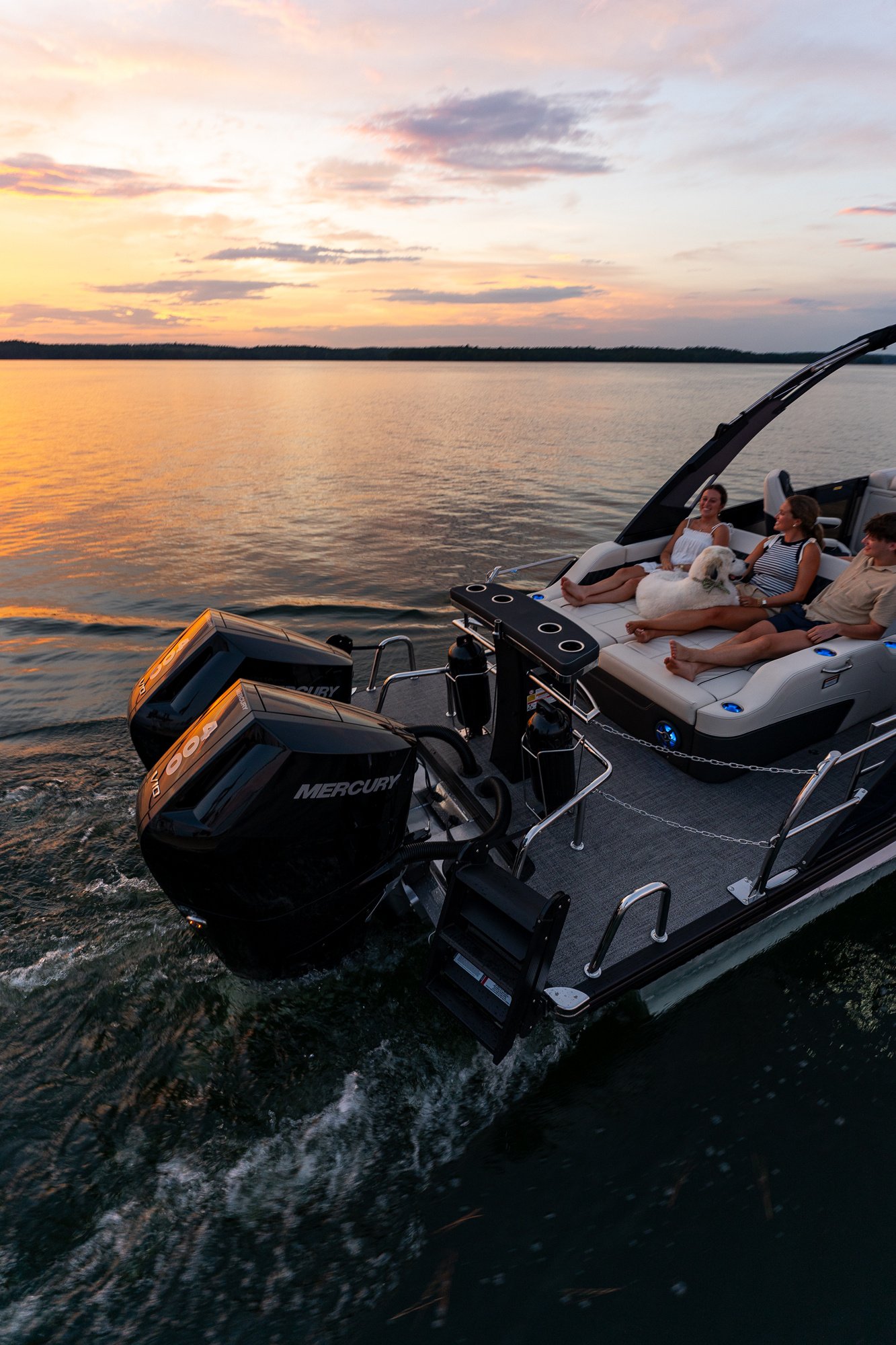 Lusso Ultra Lounge Floorplans & Specs | Barletta Pontoon Boats