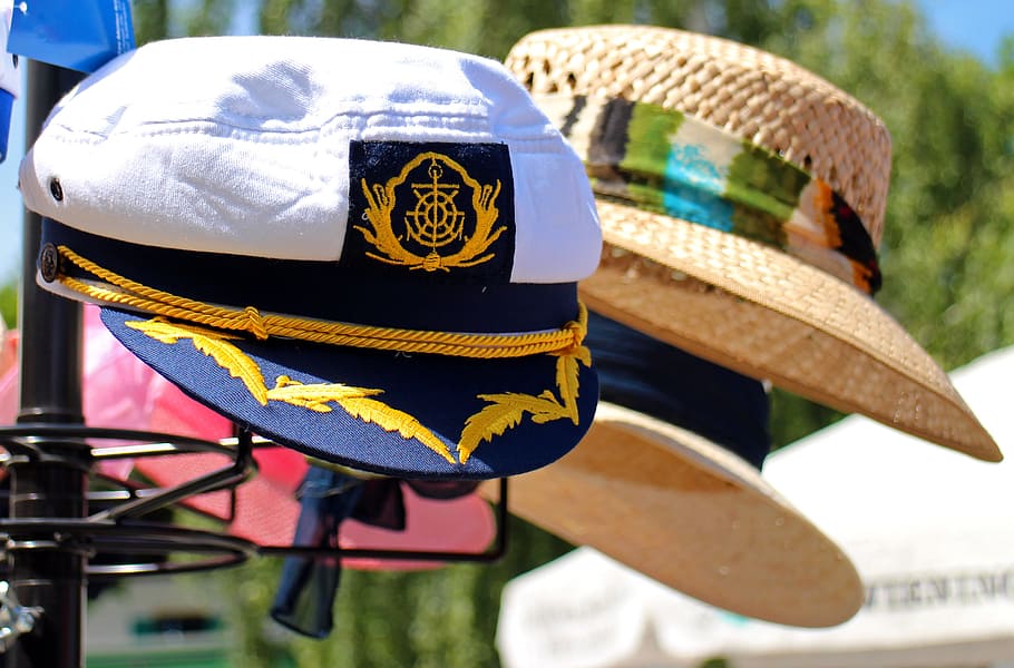 The Best Hats for Boating (6 Top Choices)